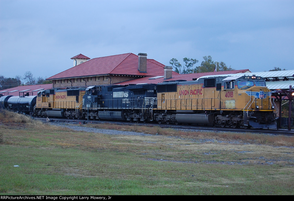 UP 4018 NS 9306 UP 4241